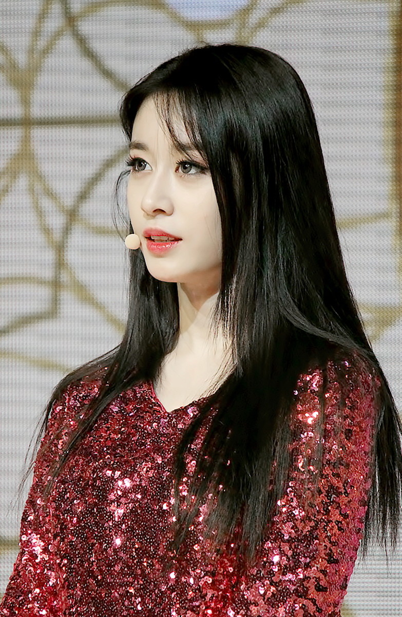 Top 10 Most Beautiful Kpop Idols Top 10 Most Beautiful Kpop Idols