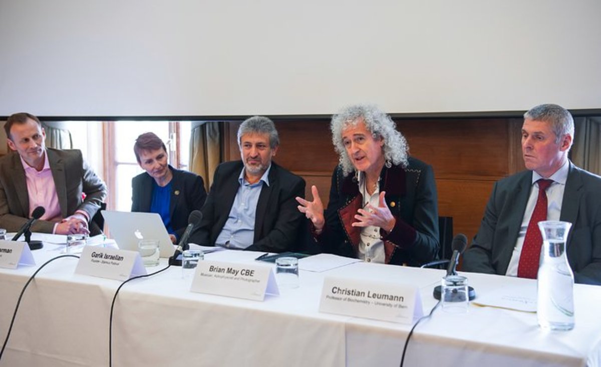 Queen’s Brian May: Star Guitarist and Stargazing Astrophysicist - HubPages