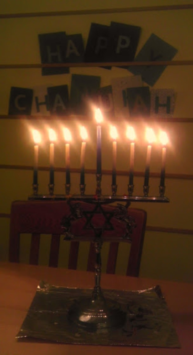 4 Easy DIY Hanukkah (Chanukah) Decorations to Make at Home - HubPages
