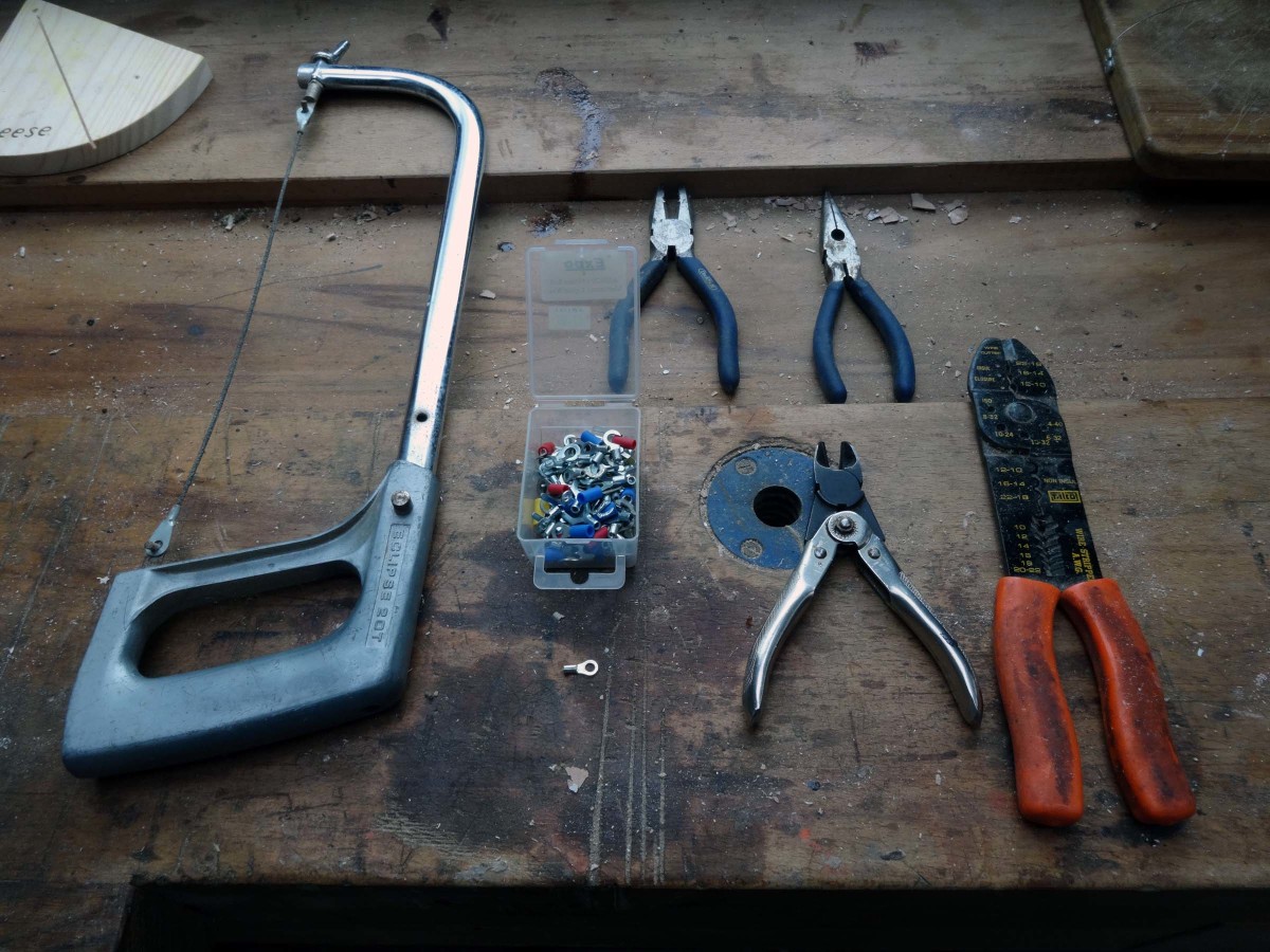 Upcycling Hacksaw to Make Cheese Cutter and How to Make a Cheeseboard ...