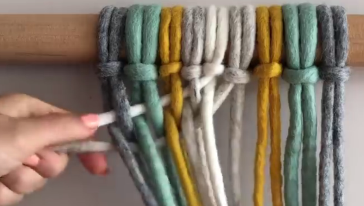 How to Make a Macramé Wall Hanging (With Step-by-Step Photos) - HubPages
