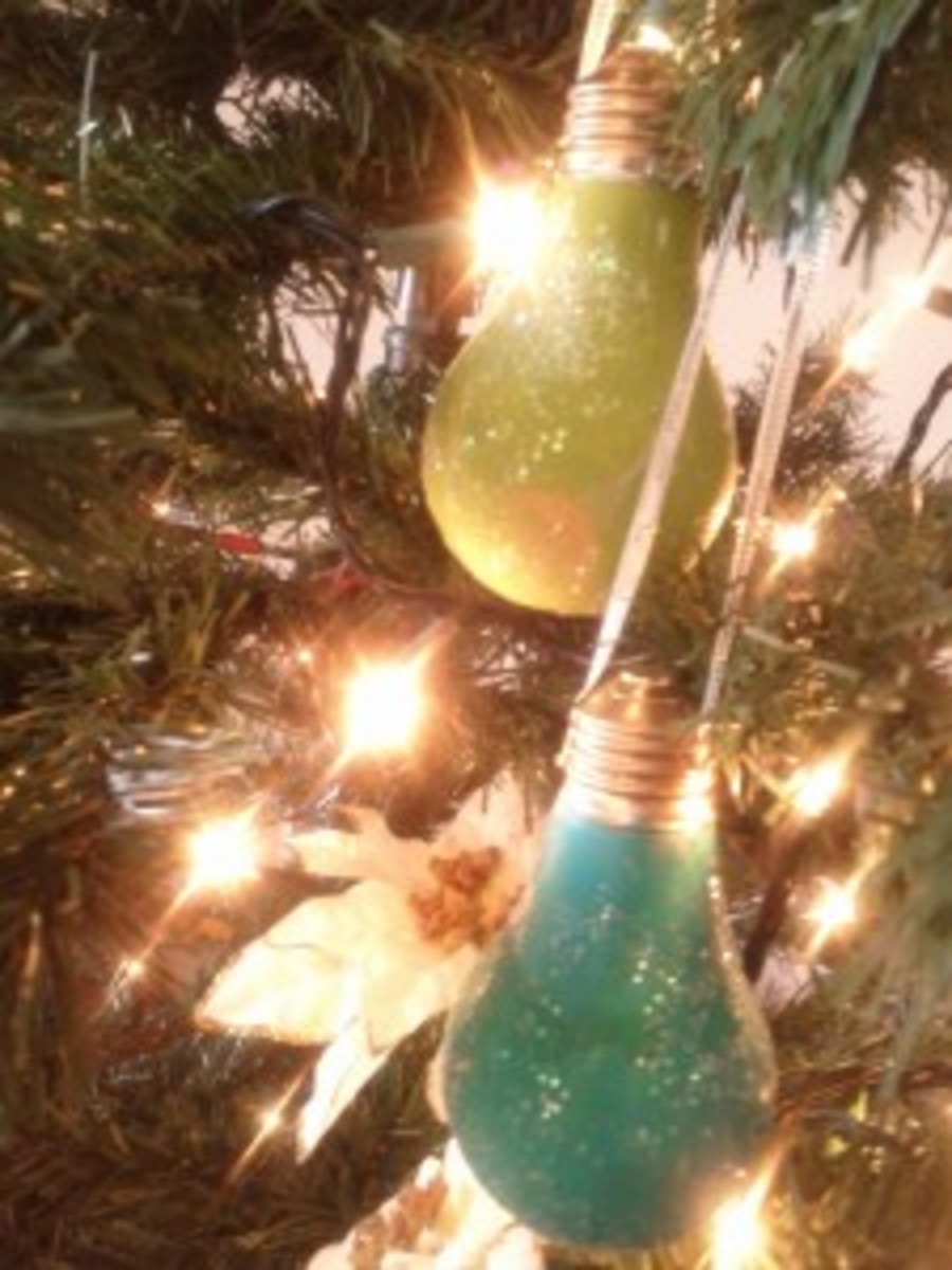 10 Christmas Ornaments to Make From Old Light Bulbs - HubPages