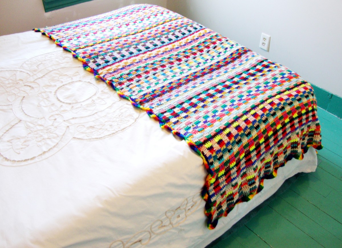 How to Make a Scrapghan: Crochet a Throw or Blanket From Yarn Scraps ...