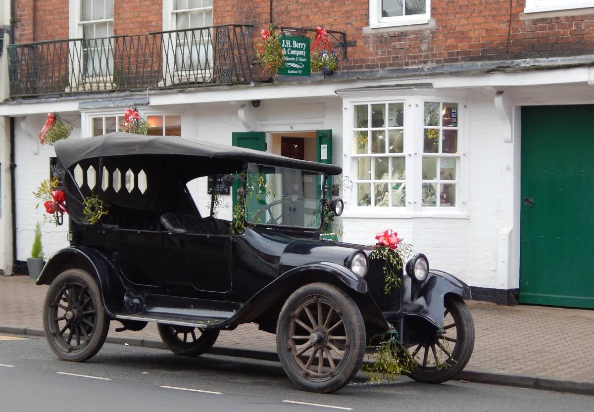 The Tenbury Mistletoe Festival & National Mistletoe Day - HubPages