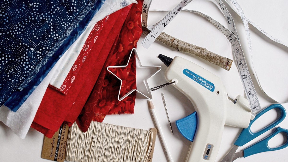 Diy Scrap Fabric Craft Tutorial Patriotic Star Wall Hanging Hubpages