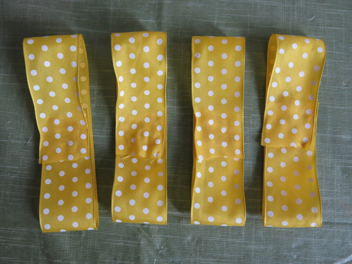 How to Make a Fancy Round Bow for Wreaths or Gift Wrapping - HubPages