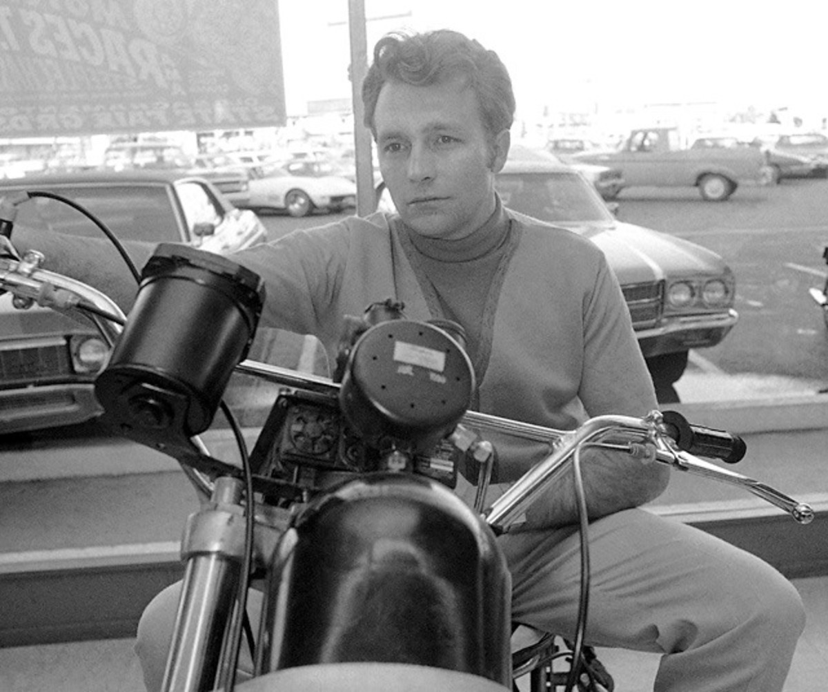 Evel Knievel: Legendary Motorcycle Daredevil - HubPages