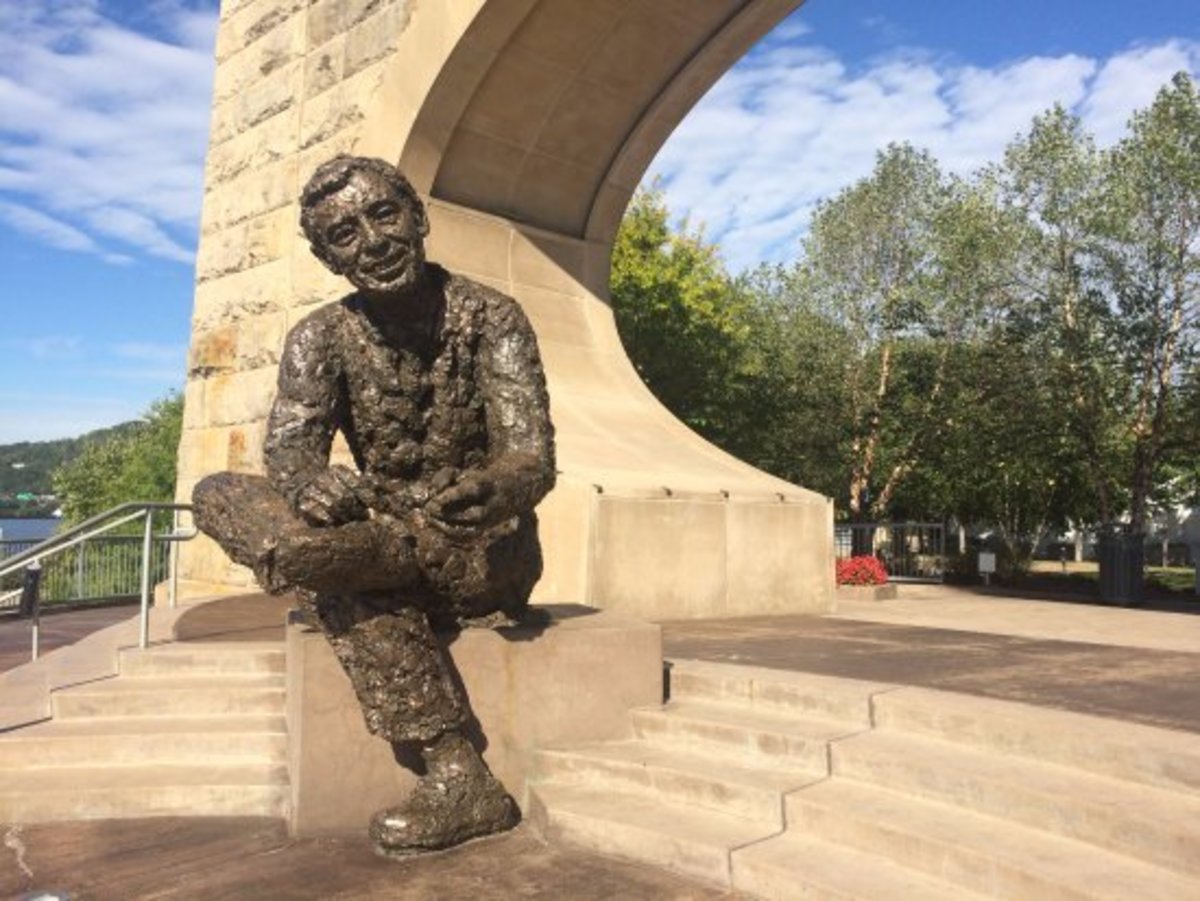 Fred Rogers: Creator of "Mister Rogers' Neighborhood" - HubPages