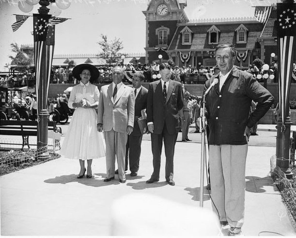 Walt Disney: Legendary American Entrepreneur and Animated Film Maker ...