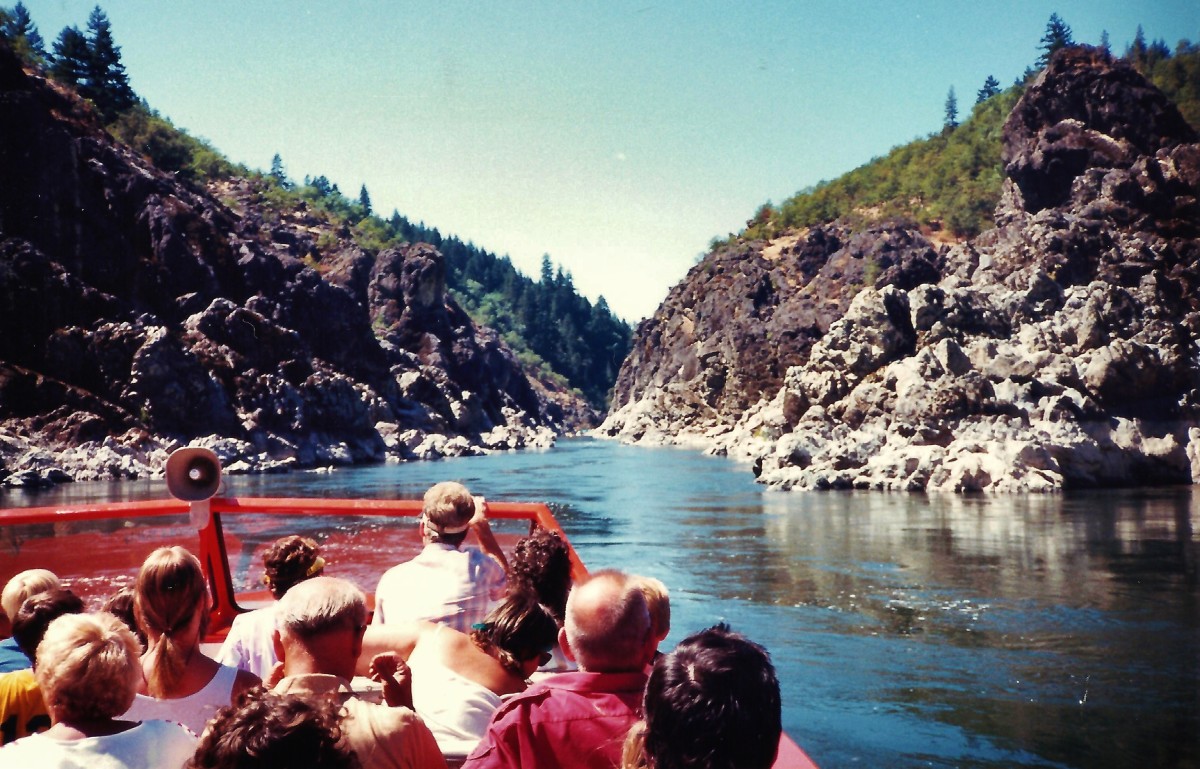 Jet Boat Rides and the Motel Del Rogue in Grants Pass, Oregon - HubPages