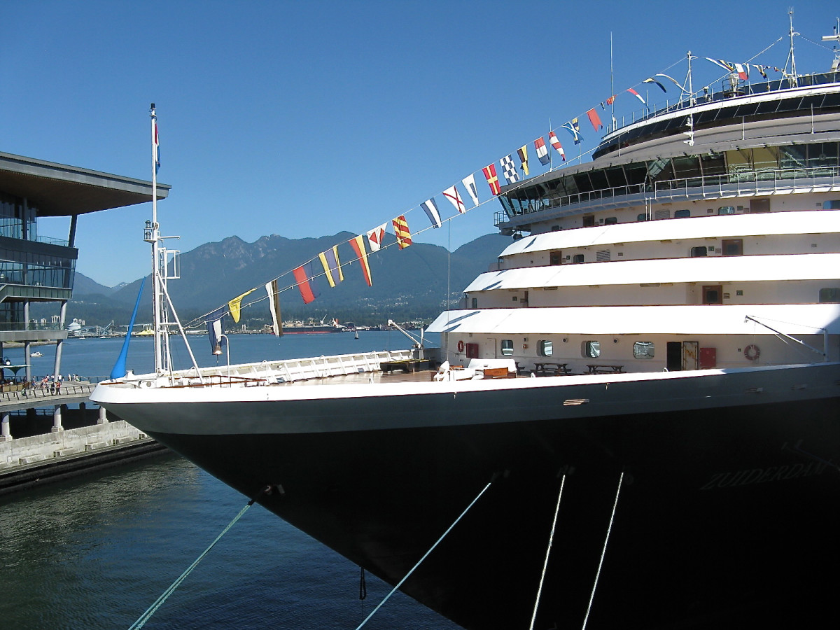 Canada Place to Stanley Park: A Beautiful Walk in Vancouver - WanderWisdom