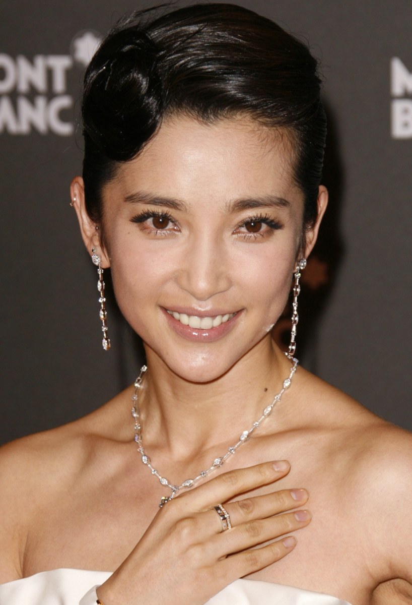 Chinese Most Beautiful Actress 2024 Halli Kerstin