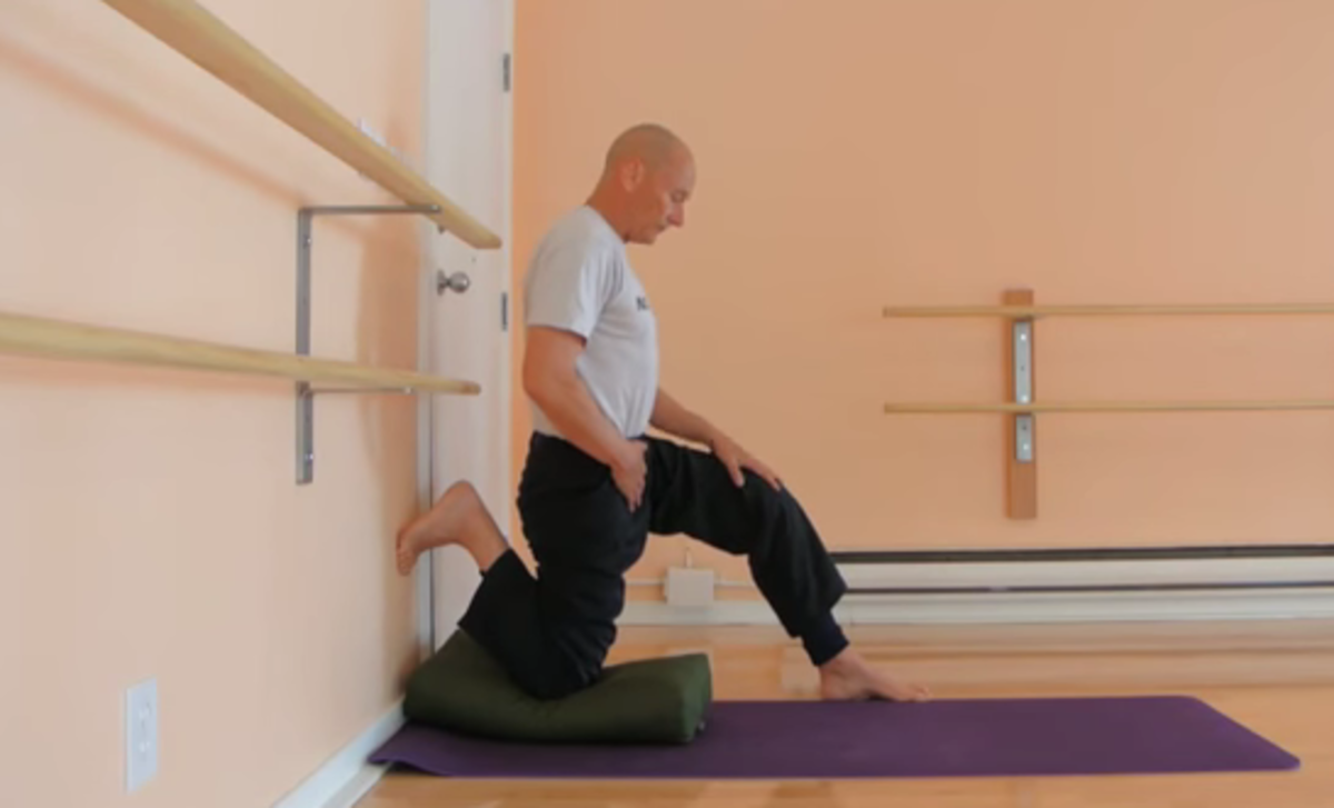 Stretches to Fix an Anterior Pelvic Tilt (With Photos) - HubPages