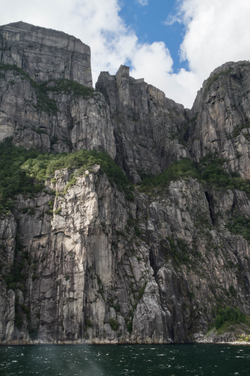 A Guide to Hiking Pulpit Rock in Norway - HubPages