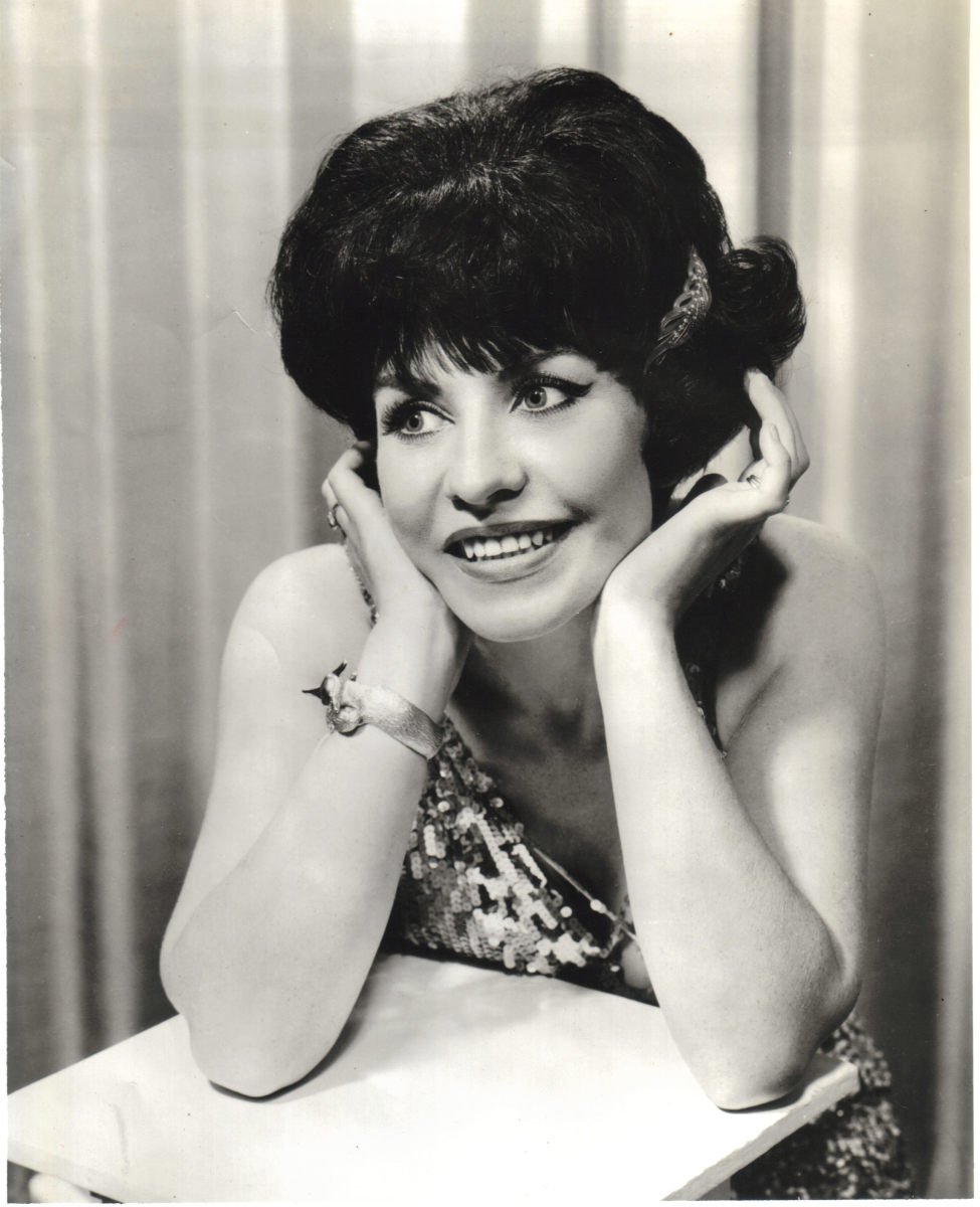 A Biography of the Exceptional Singer Mary Marshall - HubPages