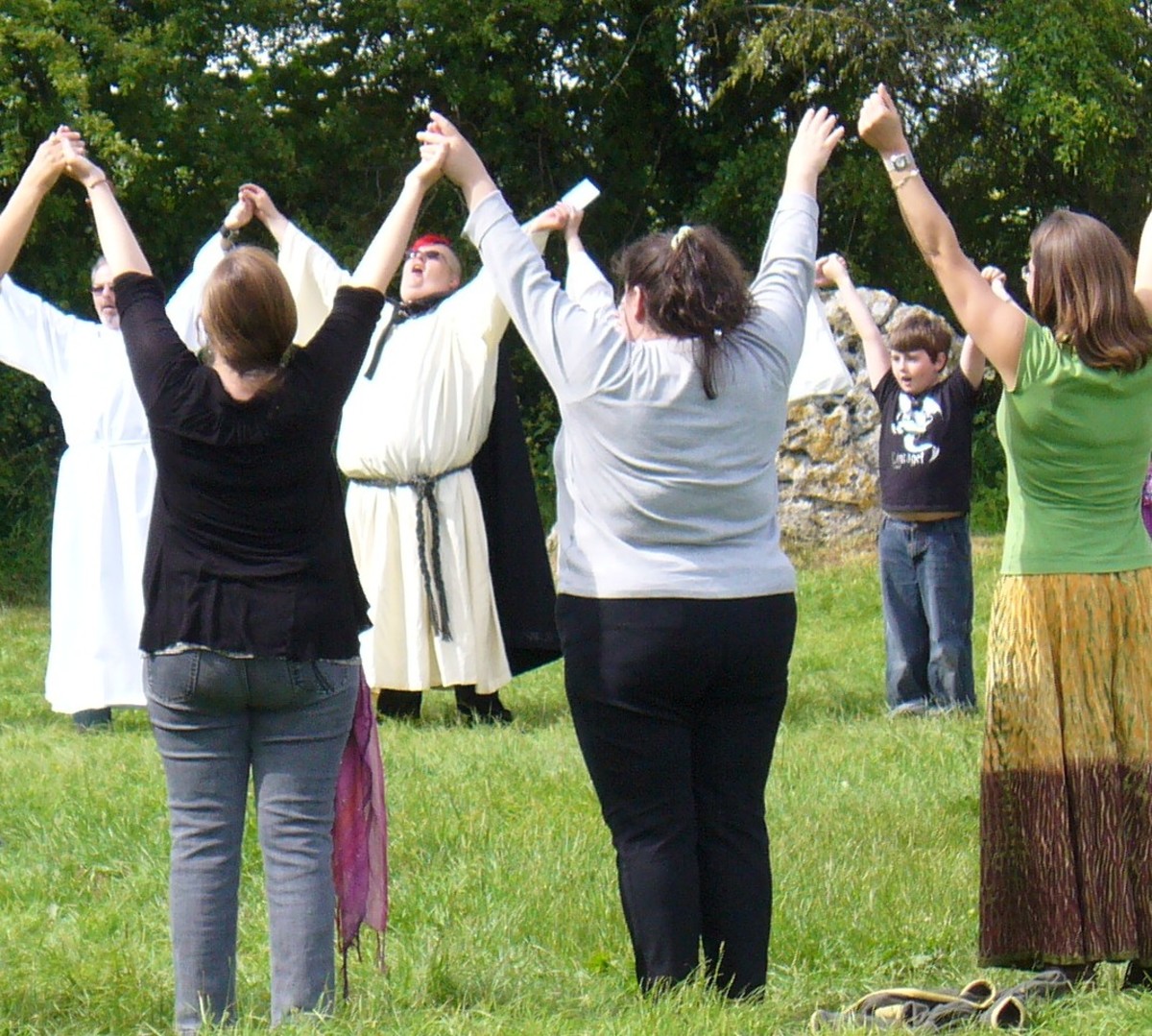 Druid Ceremony: Summer Solstice at the Rollright Stones - HubPages