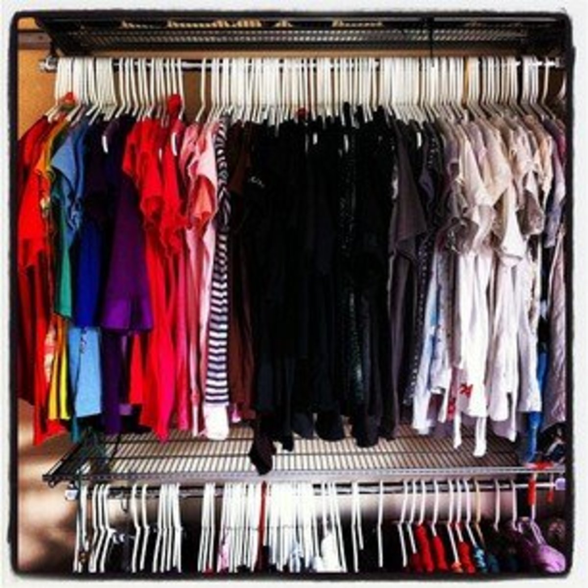 How to Organize Your Clothes Closet by Type and Color-Step by Step ...