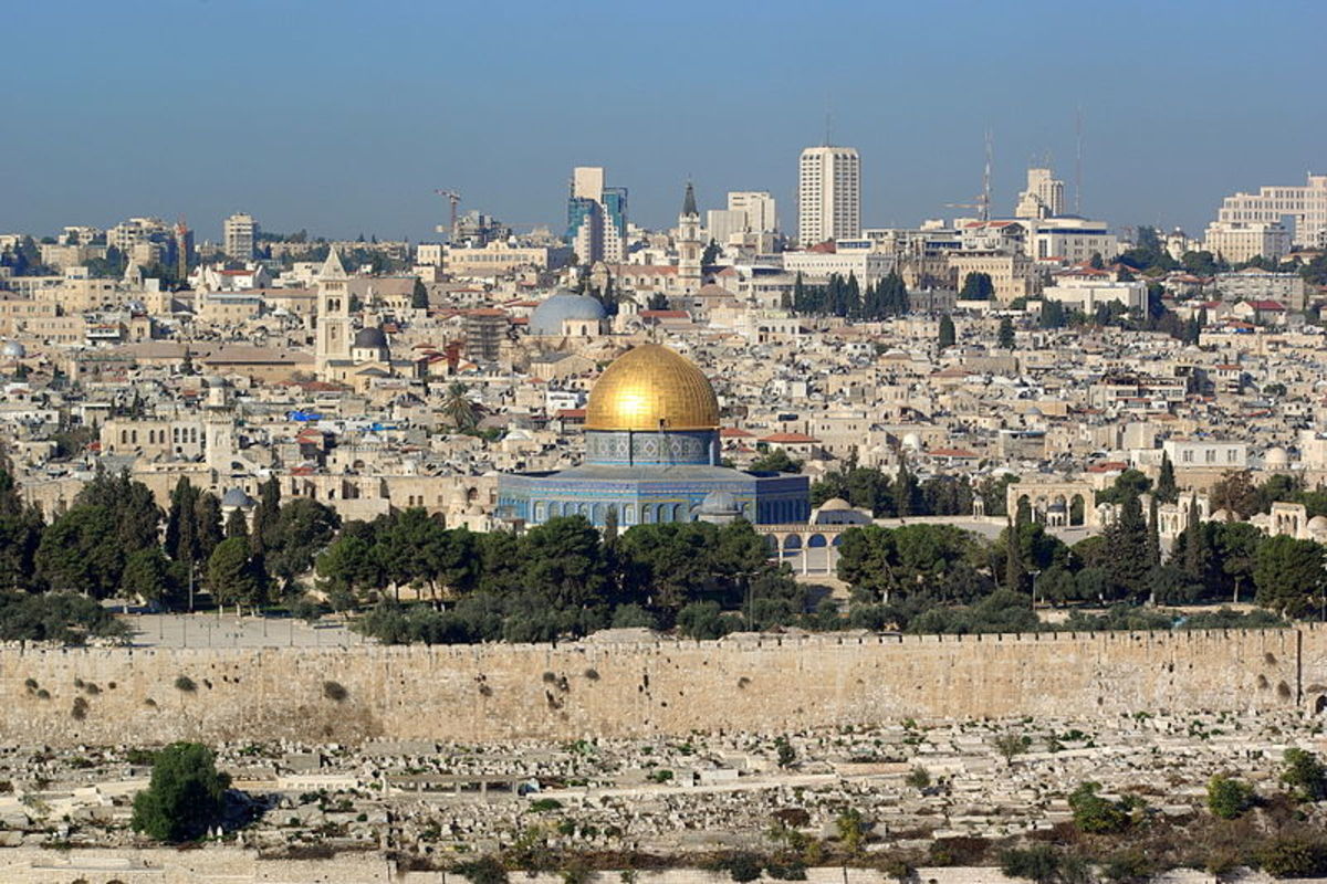 The Significance of Jerusalem: Crusades and the Struggle Between Islam ...