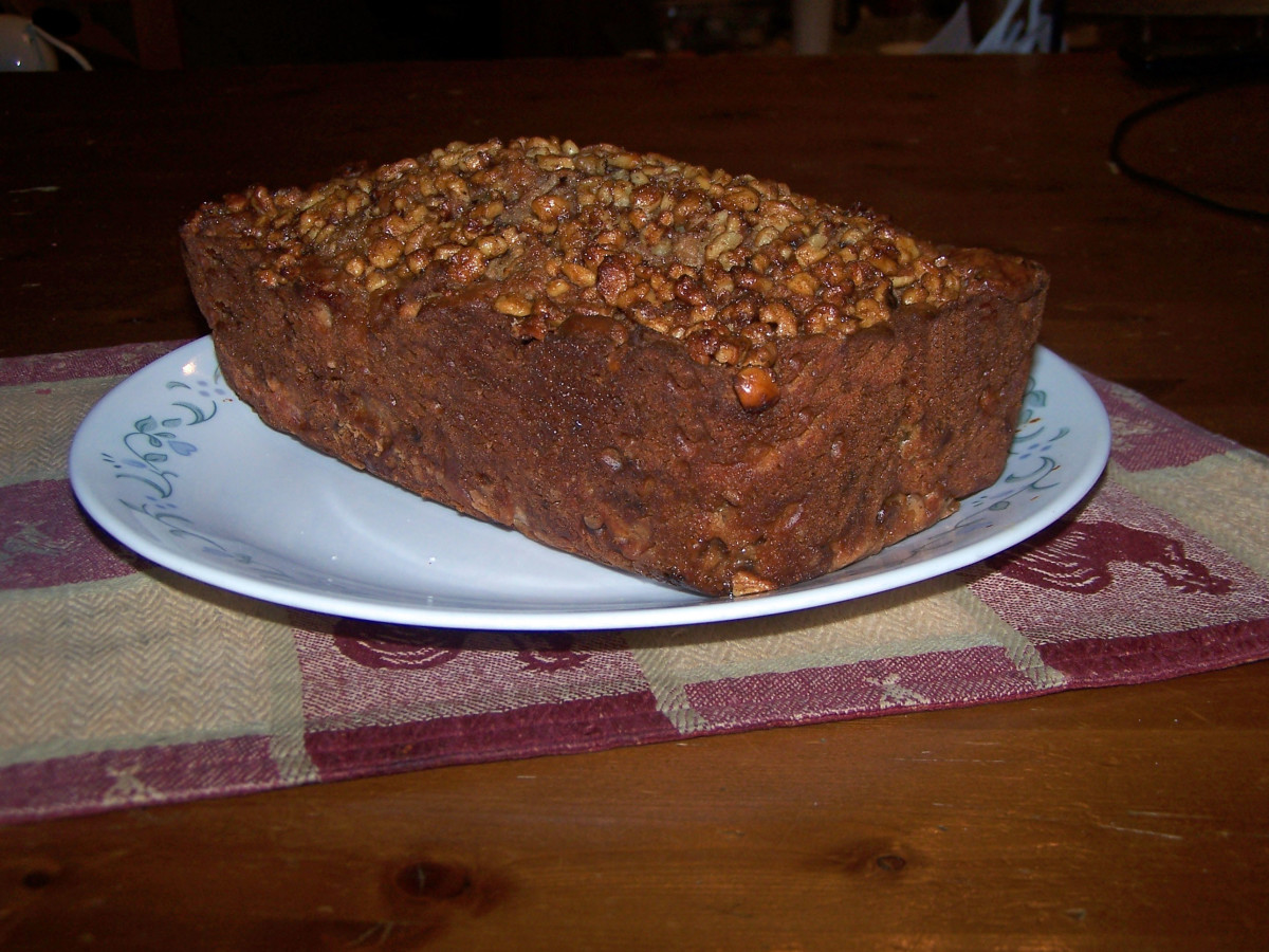 Apple Walnut Bread With Sweet Walnut Crumble Topping for Samhain - HubPages