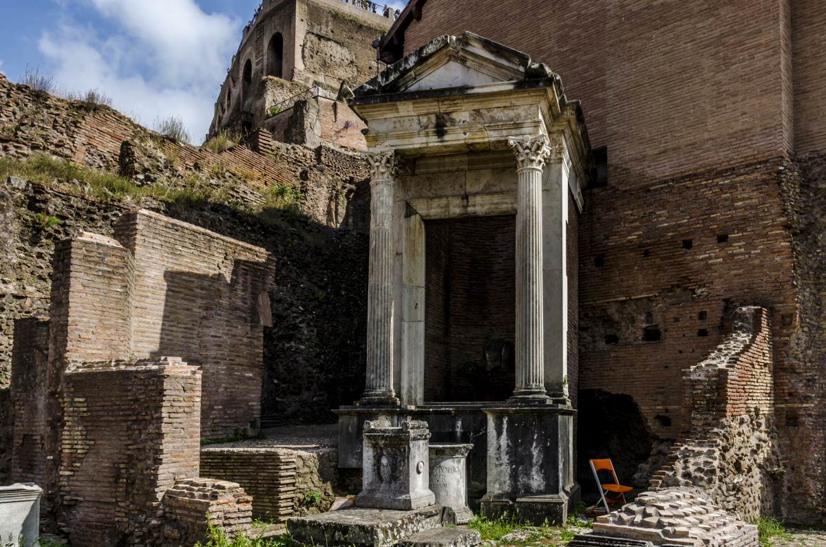The Sacred Spring Of Juturna, Rome - HubPages