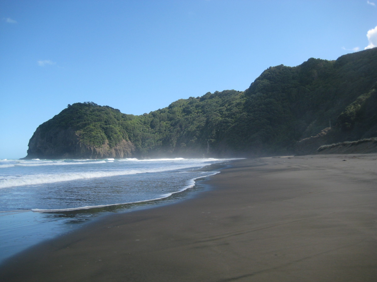 A Remarkable Day at Piha Beach, New Zealand - HubPages
