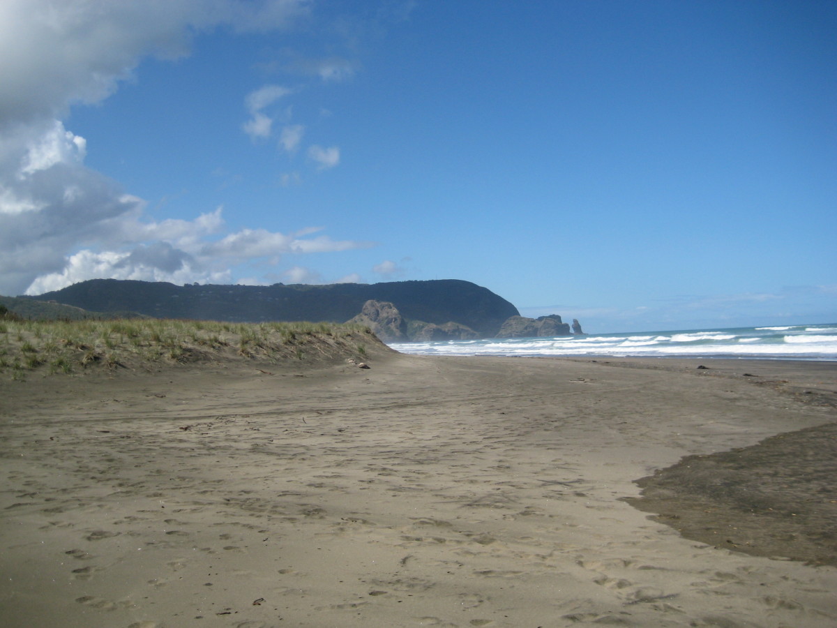 A Remarkable Day at Piha Beach, New Zealand - HubPages