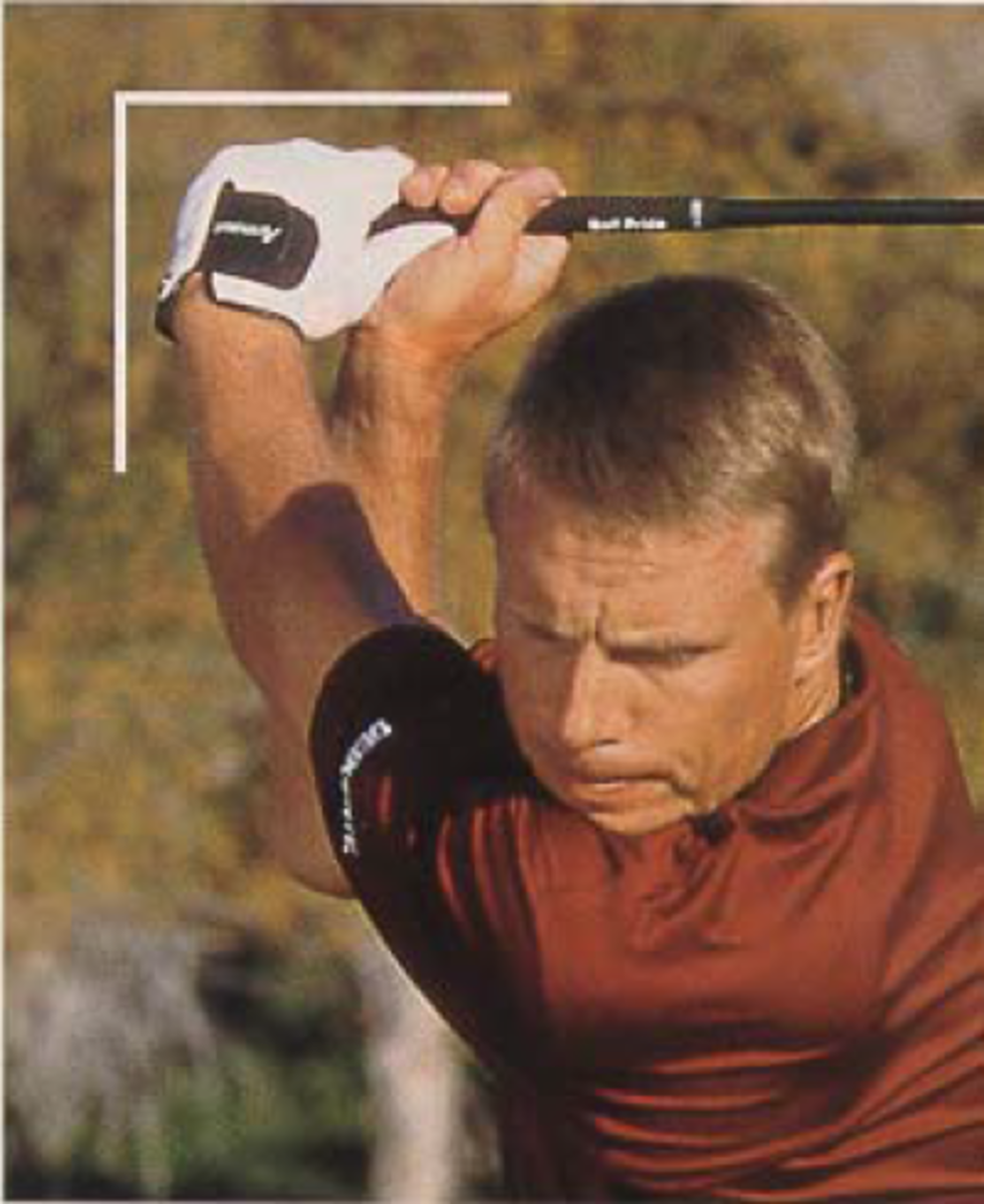Golf Swing Power Tips-How to improve golf swing keeping lower body ...