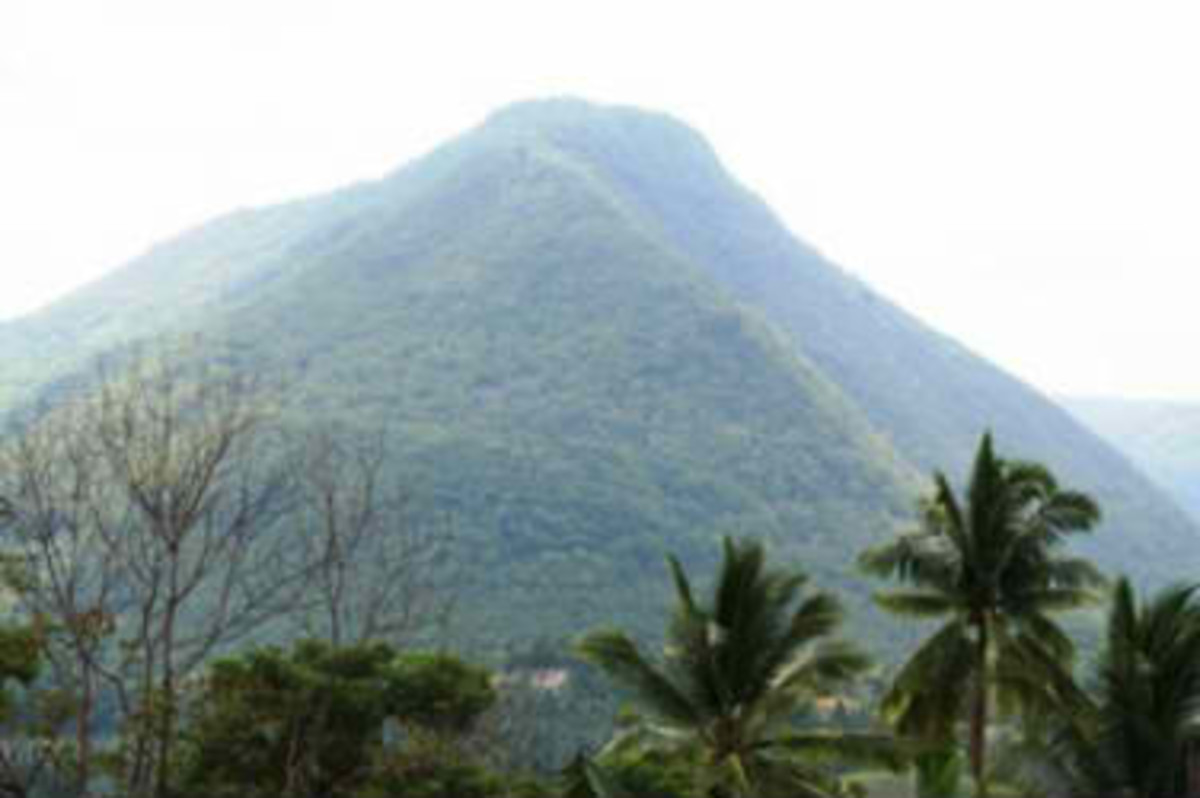 The Mysterious Maria Cacao and Her Golden Ghost Ship (Mountain ...
