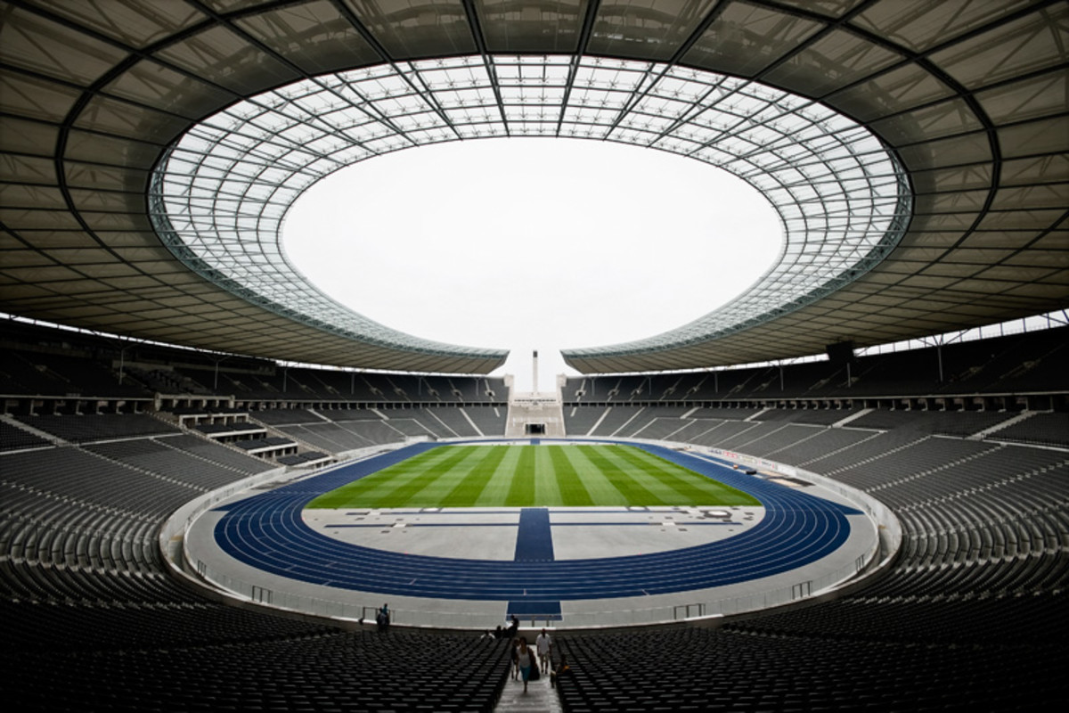The 10 Biggest Football (Soccer) Stadiums in Germany (by capacity ...