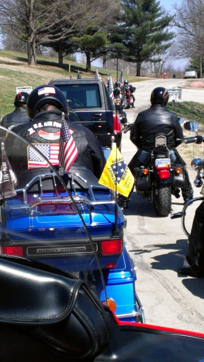 Patriot Guard and Patriot Guard Riders Honor Fallen Heroes - HubPages