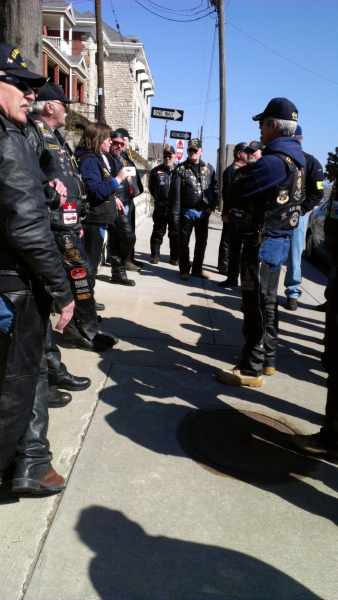 Patriot Guard and Patriot Guard Riders Honor Fallen Heroes - HubPages