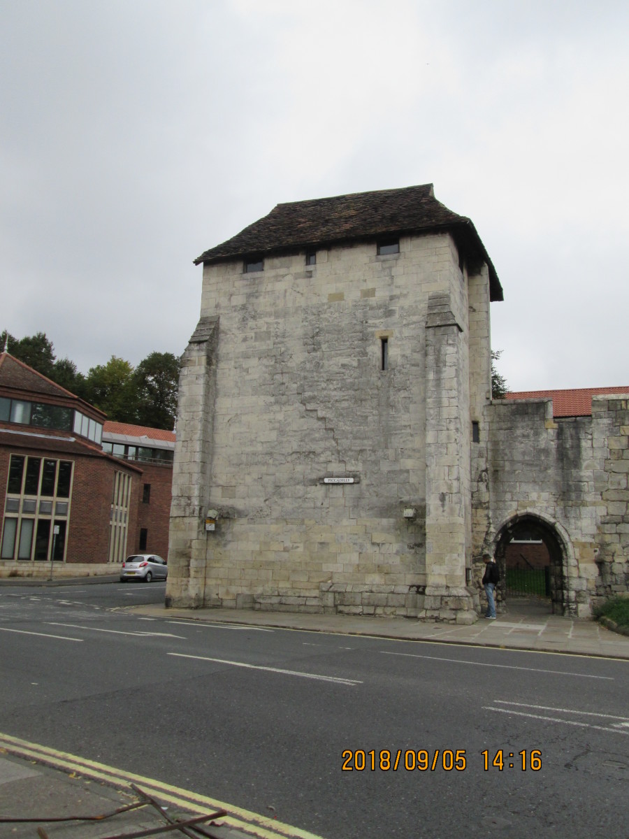 Travel North - 59: Another Side of York - Tour the Walls - HubPages