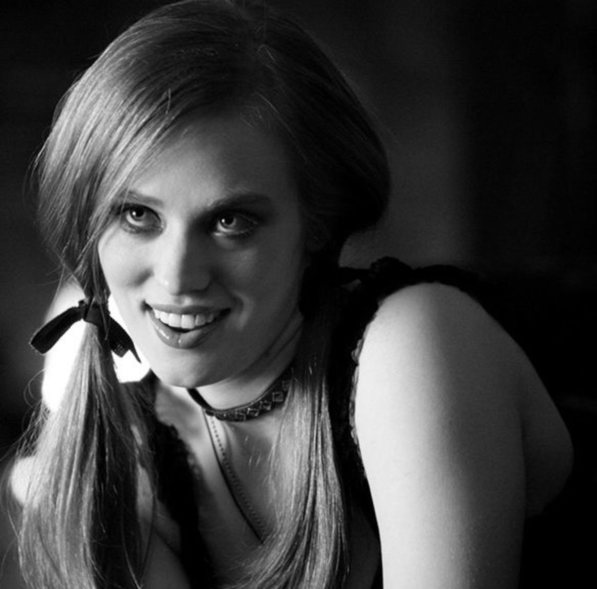 16 Famous Goth Women From TV and Movies - HubPages