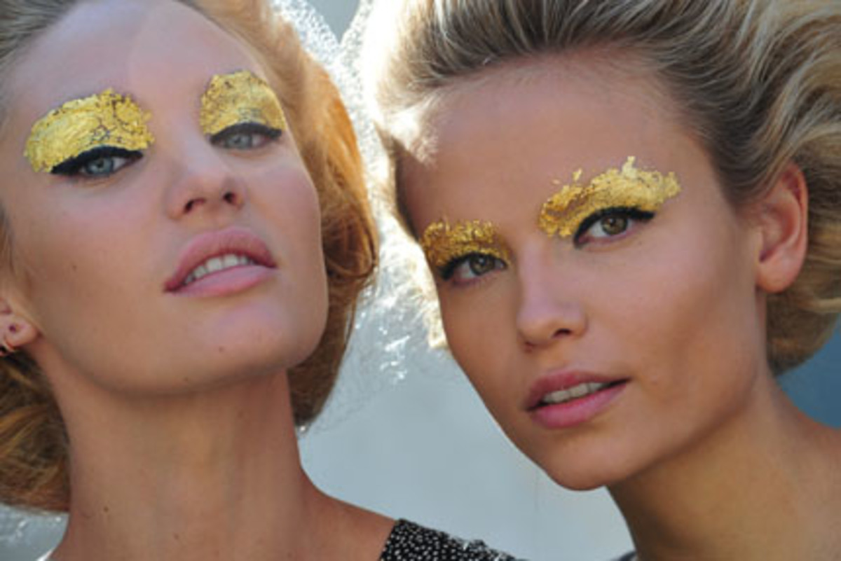 Gold Makeup Looks, Tips and Tutorials - HubPages