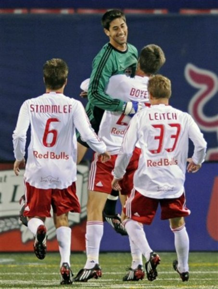 Notable Goal Scoring Goalkeepers over the Years - HubPages