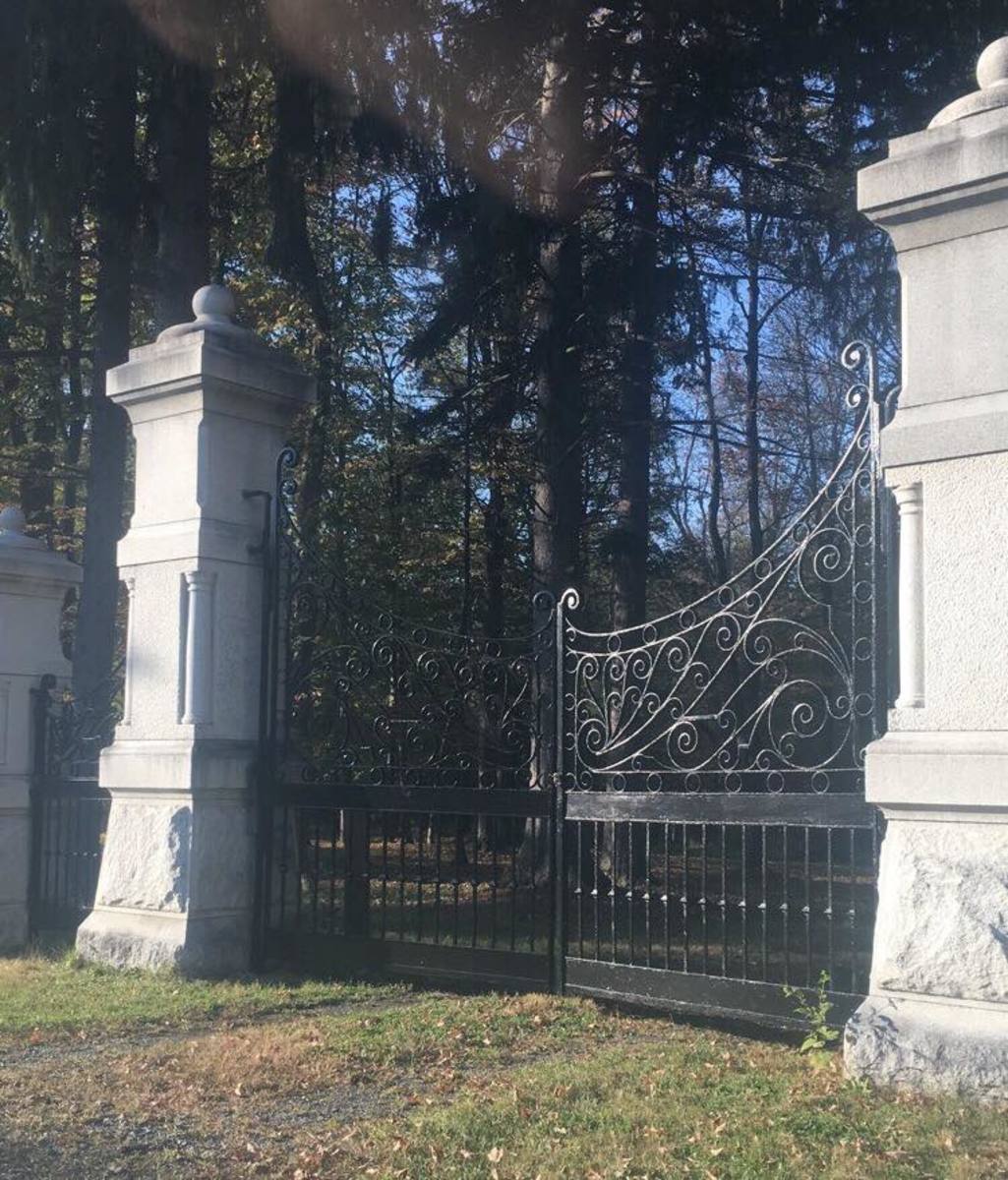 Gates of Hell: The Haunted Pinewoods Cemetery (Aka Forest Park) - HubPages