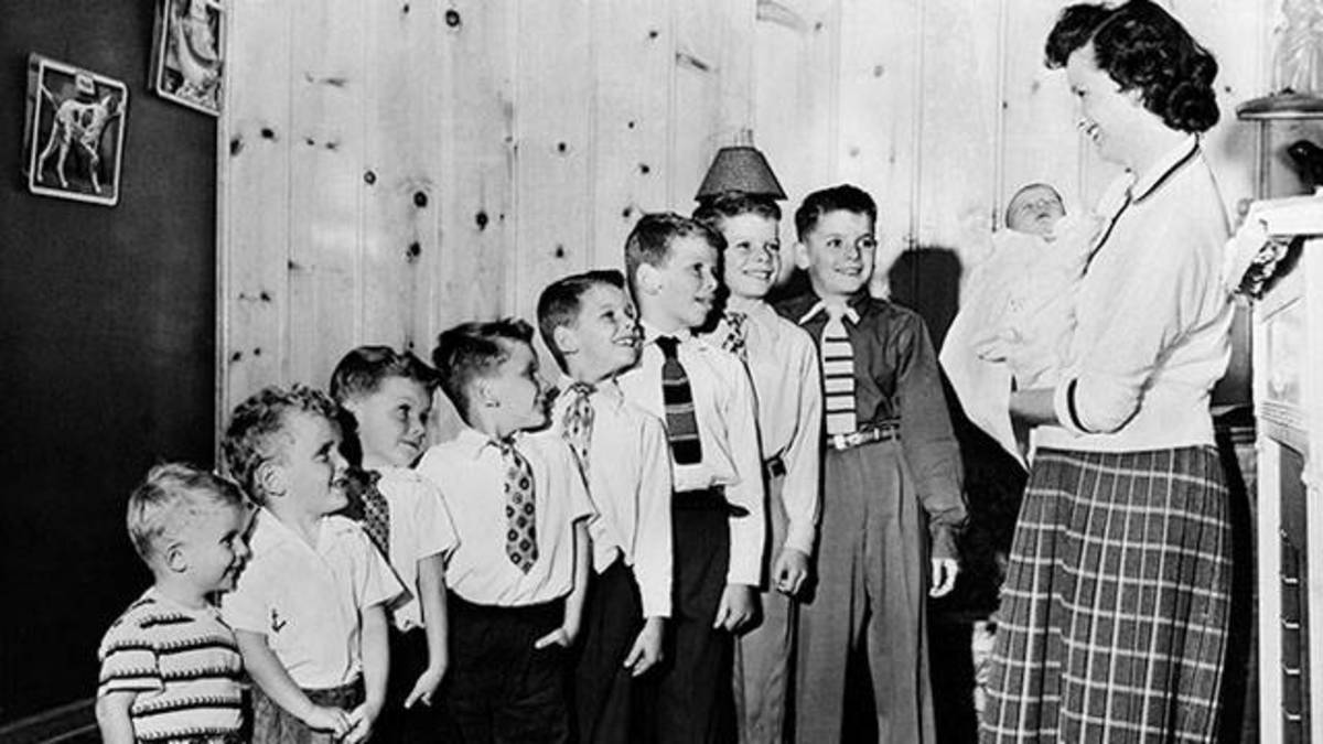 The Bell Jar and the Societal Expectations of Women in the 1950s - HubPages