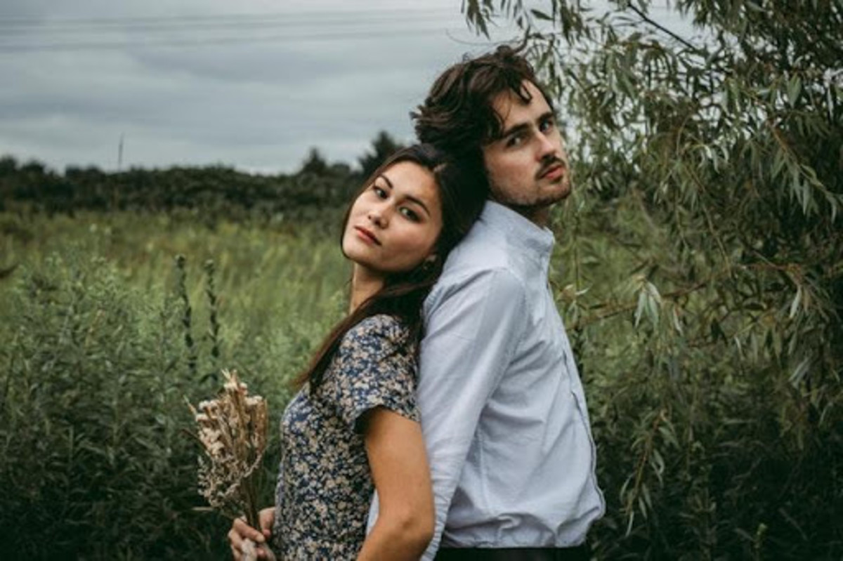 The Good and the Bad of a Flirting Relationship - HubPages