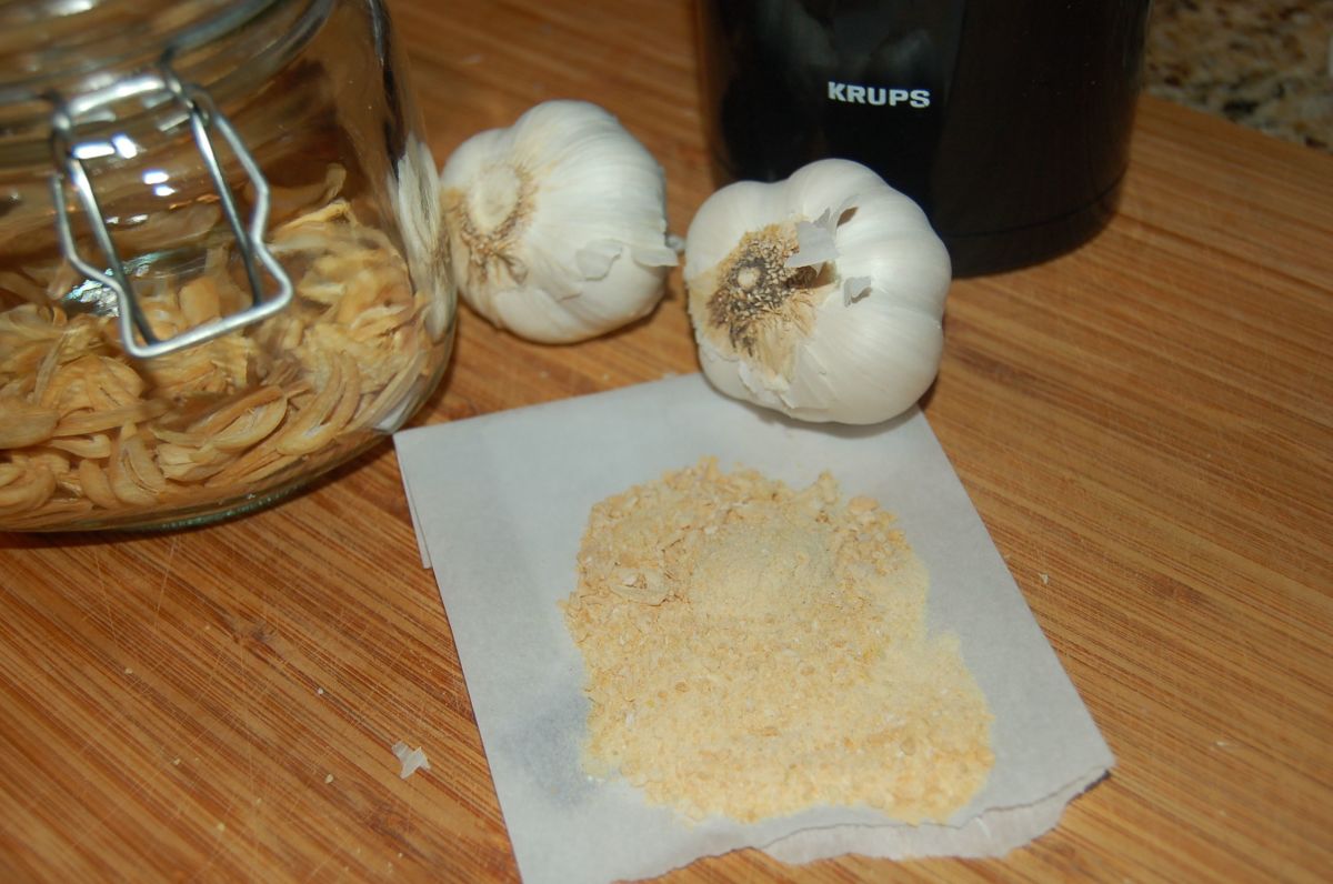 How to Dry Garlic to Make Homemade Garlic Powder - HubPages
