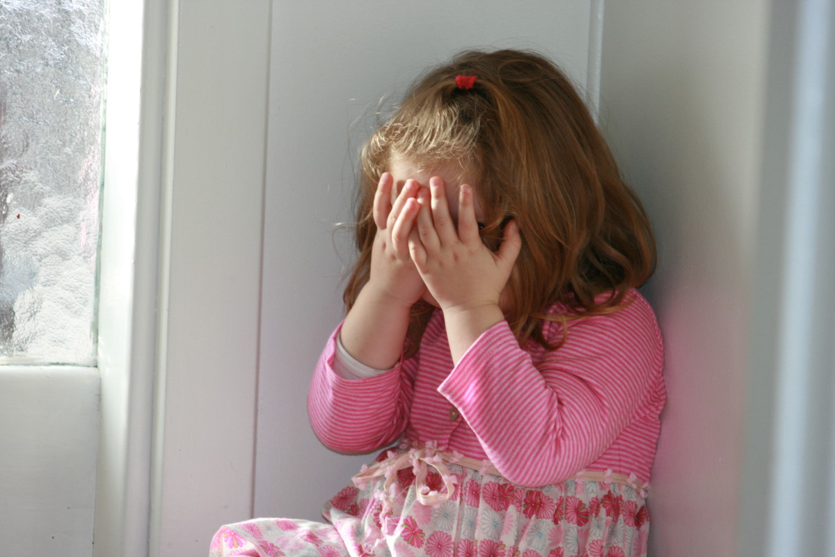 Pros And Cons Of Watching TV Alone - HubPages