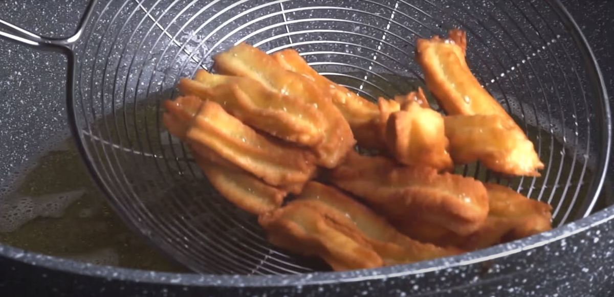 How To Make Ultimate Homemade Churros At Home (5 Ingredients) - HubPages