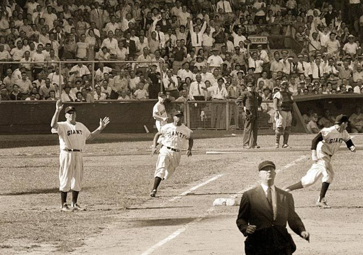 Deep to Right: MLB's First All-Black Outfield - HubPages