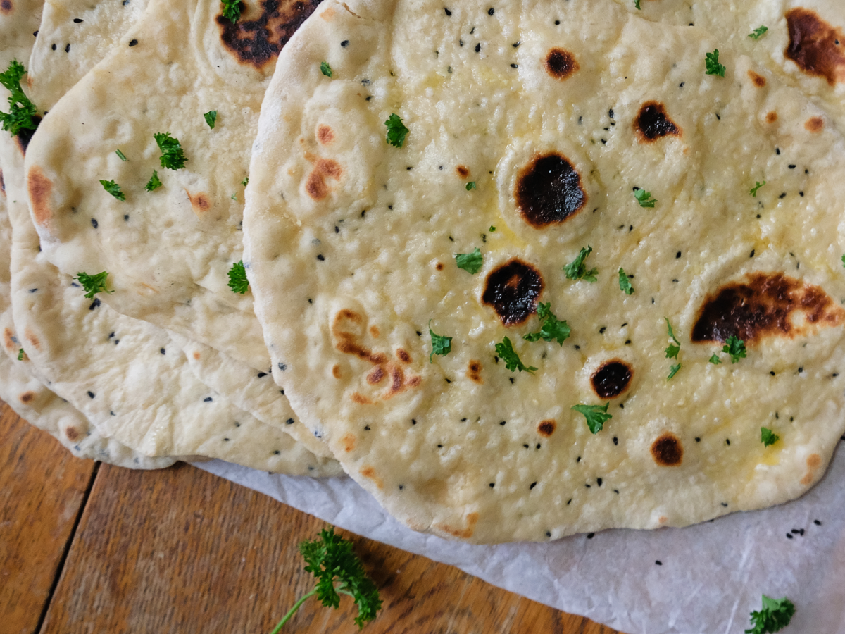 Easy Vegan Garlic Naan Bread Recipe - Delishably