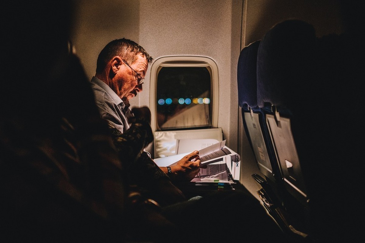 10 Tips for a Solo Flight Travel - HubPages