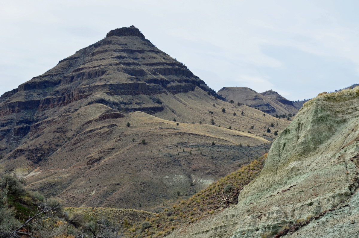 Hiking In Central Oregon - The Blue Basin Trails - HubPages