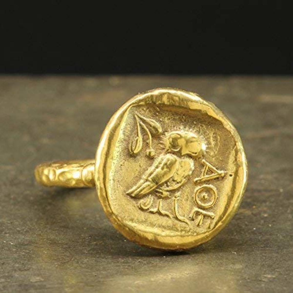 Signet Rings: The Latest Fashion Statement - HubPages