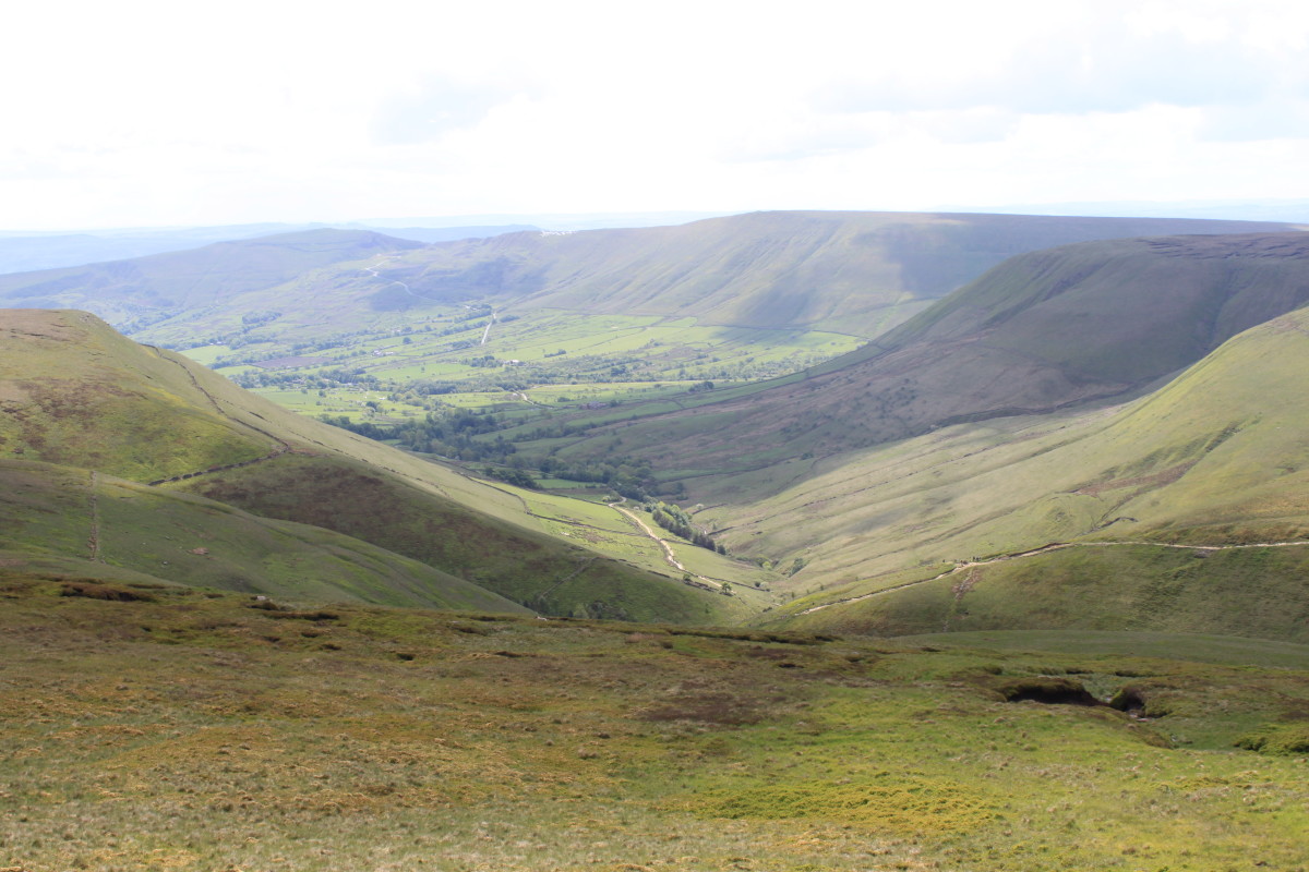 Climbing Kinder Scout: A walk from Edale up Grindsbrook Clough - HubPages