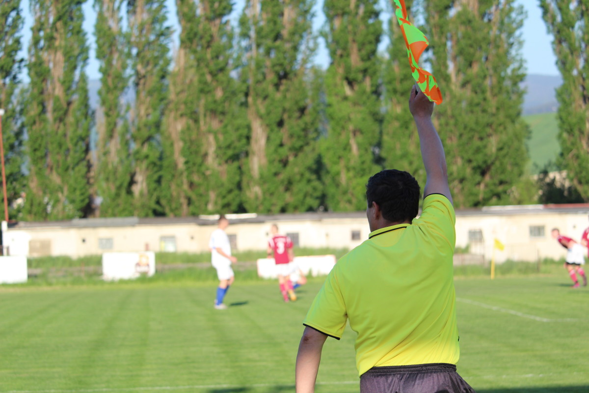 23 Football Referee Signals With Images and Meanings - HubPages