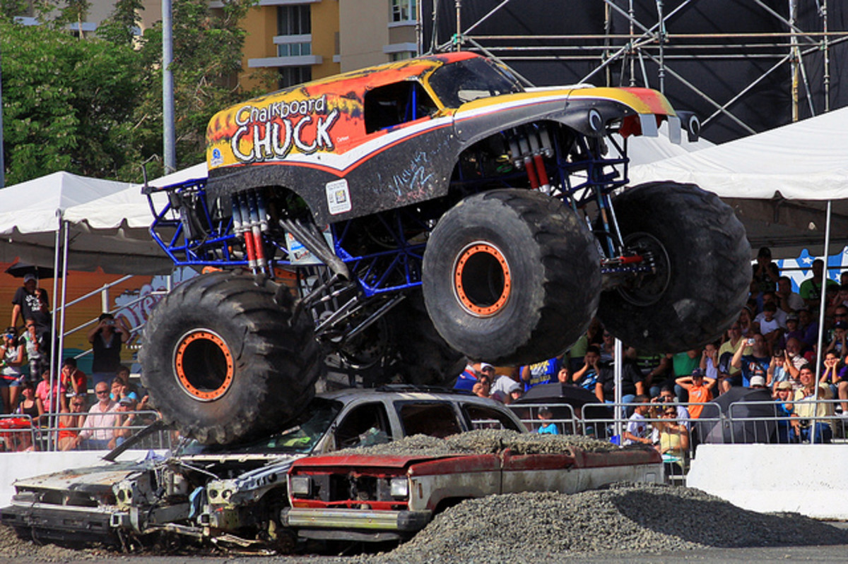 Demolition Derby Is A Big Hit With All Who See It - HubPages