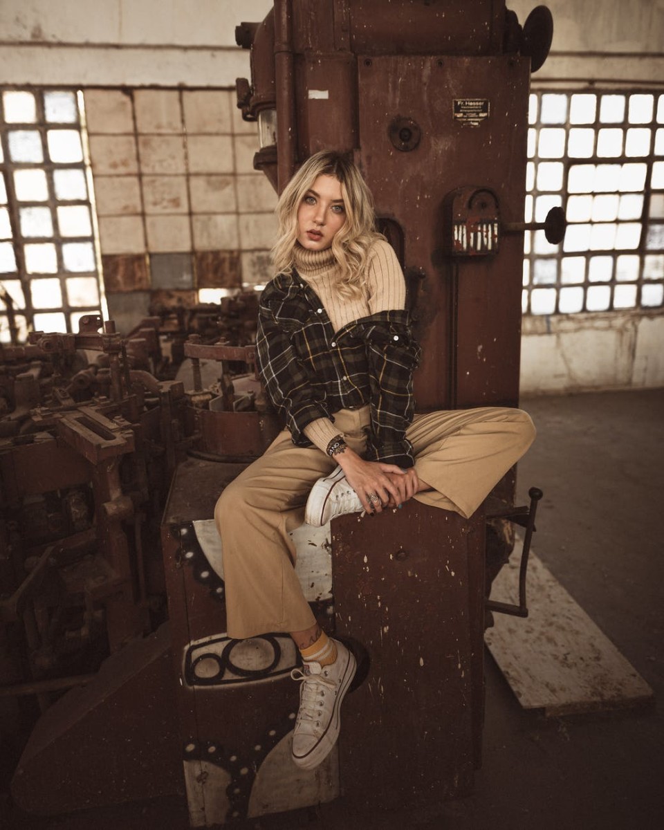 How To Style Holiday Looks - HubPages